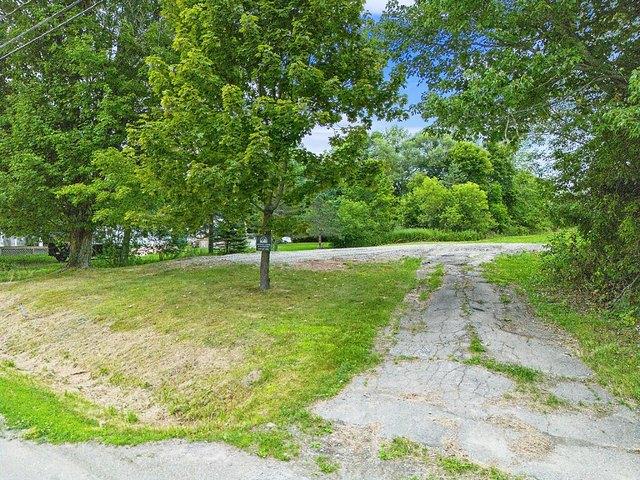 23 Prospect St, Dexter, ME 04930