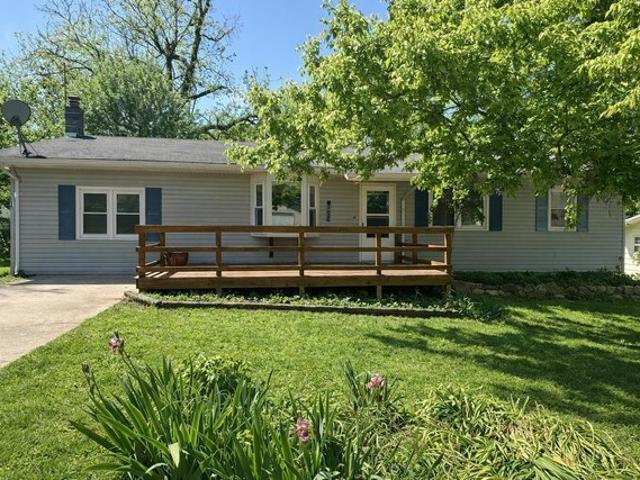 23 Preston St, Greenfield, MO 65661