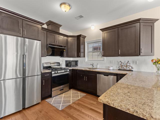 23 Reynolds Ave # 1