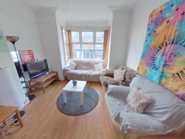 23 Richmond Mount, Hyde Park, Leeds LS6 6 bed terraced house to rent £3,510 pcm £810 pw