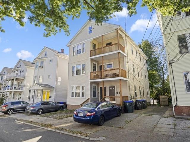 23 Richter St, Providence, RI 02908