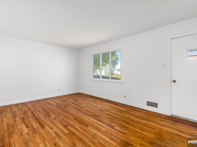 23 Riverdale Avenue