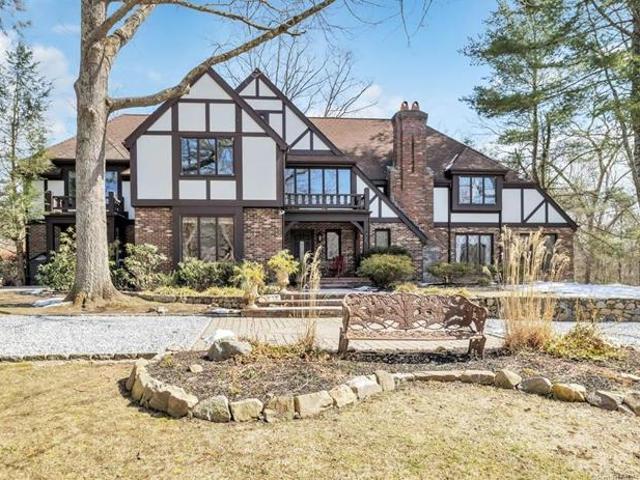 23 Russett Rd, Newtown, CT 06482