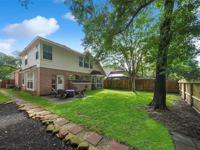 23 S Crossed Birch Pl, The Woodlands, TX 77381 | MLS #92489 | Compass