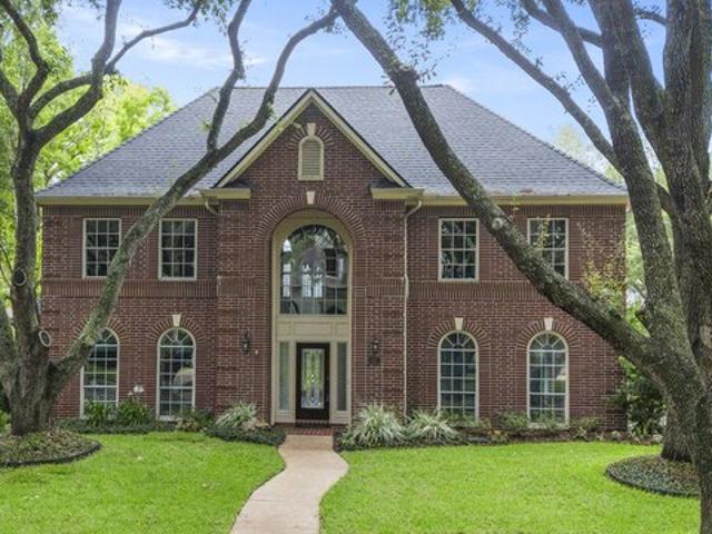 23 Saint Simons Ct, Sugar Land, TX 77479