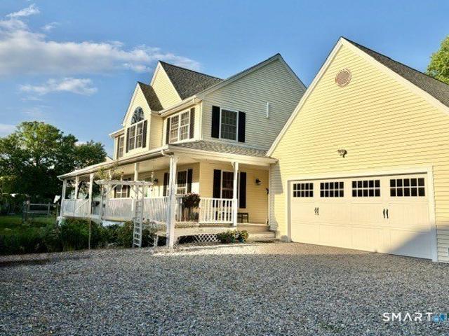 23 Swan Ln, Groton, CT 06355