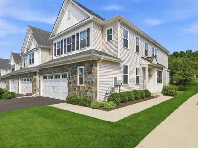 23 Swan Ln, Ivyland, PA 18974