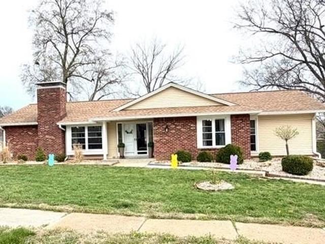 23 Sweetwood Ct, Ballwin, MO 63011