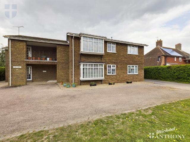 23 Station Road, Aylesbury 1 bed flat to rent £1,000 pcm £231 pw
