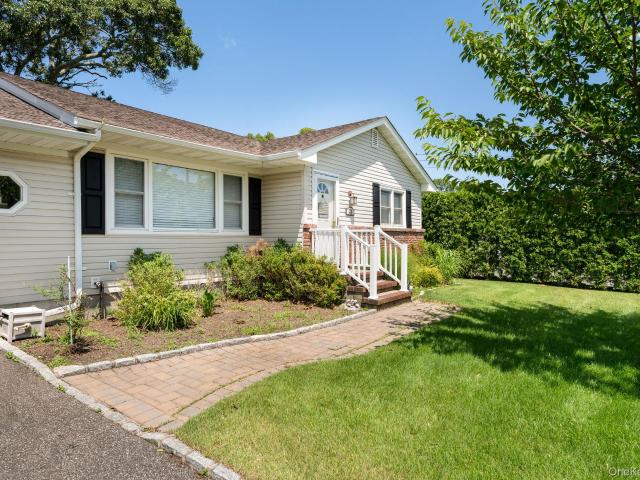 23 Staller Boulevard