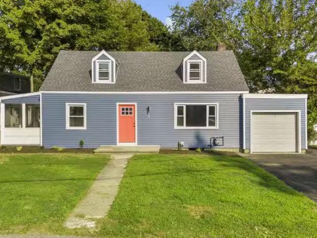 23 STURTEVANT PL, BRIDGEPORT, CT 06610 Single Family Residence.