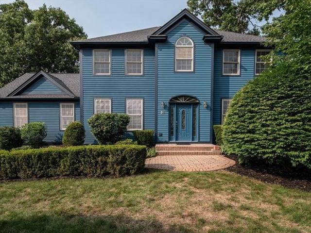 23 Summerfield Rd, Amherst, MA 01002