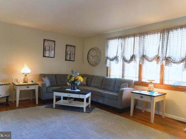 23 Summit Avenue