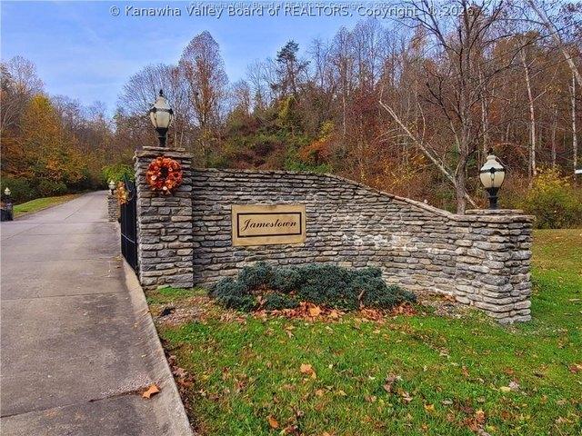 23A Delaware Dr, Hurricane, WV 25526