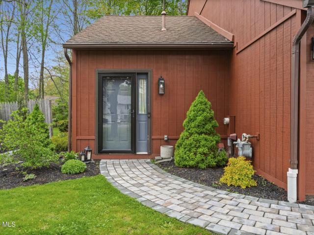 23B Woodcliffe Drive 23b #