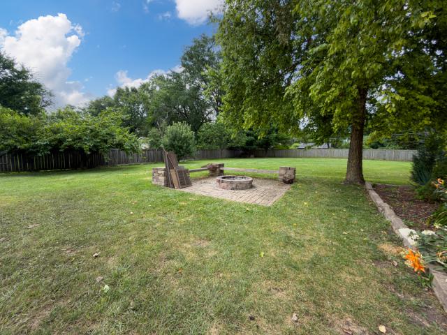 23W477 Burdette Avenue
