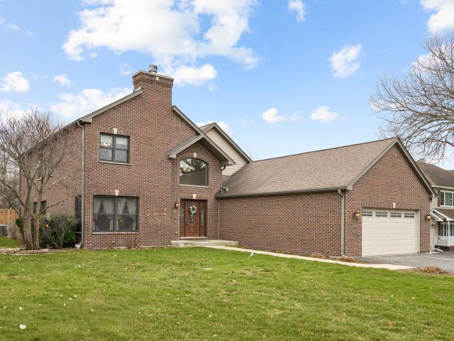 23w531 W Walnut Street