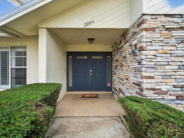 2004 N Golfview Dr, Plant City, FL 33566 | MLS #TB8407