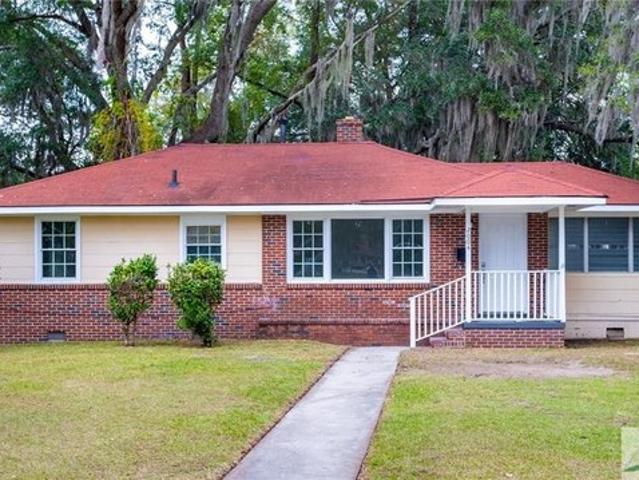 2004 N Fernwood Dr, Savannah, GA 31404