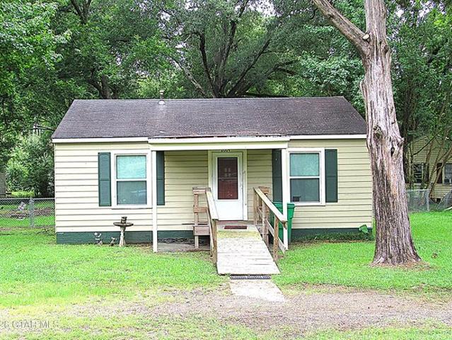 2004 N Roberson St, Columbus, MS 39701