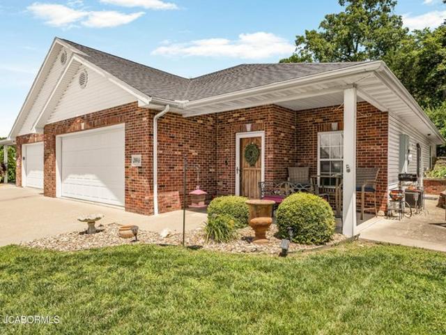2004 Oak Leaf Dr Unit A, Jefferson City, MO 65109