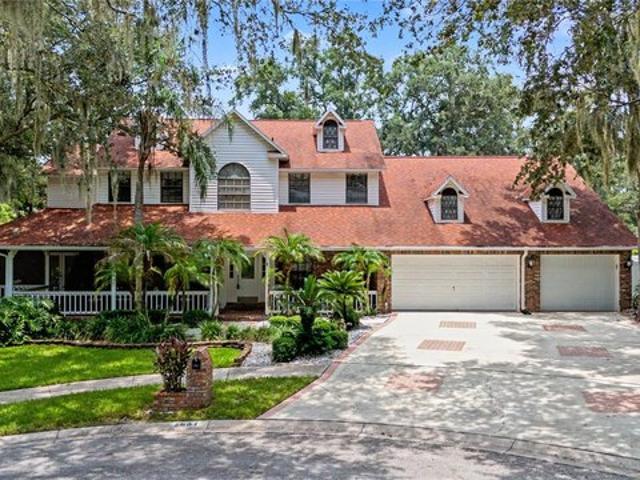 2004 Oakwood Knoll Ct, Valrico, FL 33596