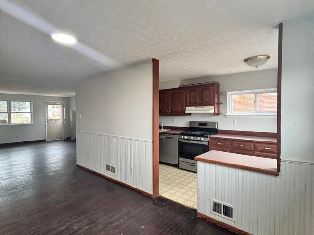 2004 Baker Drive