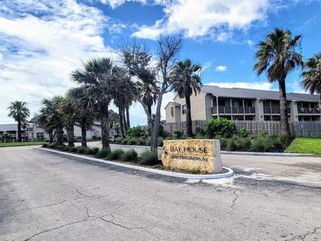 2004 Bayhouse Dr Unit 2004, Rockport, TX 78382
