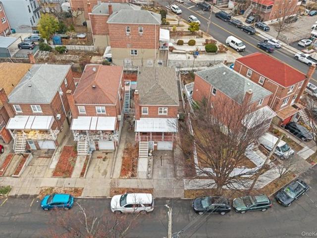 2004 Bogart Ave, Bronx, NY 10462