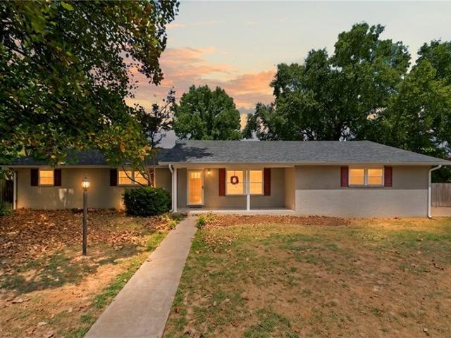 2004 Camino Real, Springdale, AR 72762