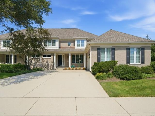 2004 Claridge Ct, Northbrook, IL 60062