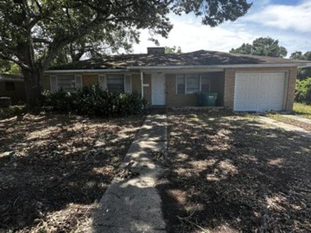 2004 Collins Blvd, Gulfport, MS 39507