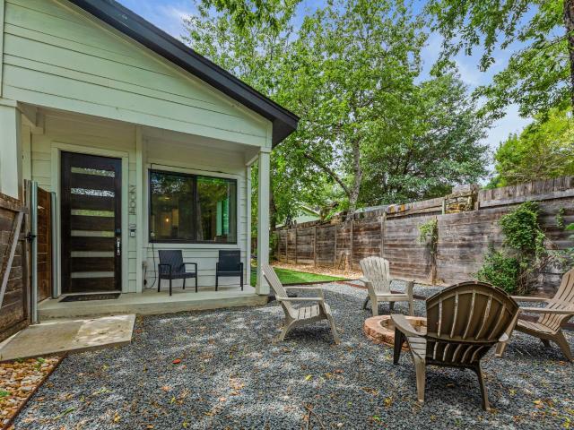 2004 E 10th St # 2