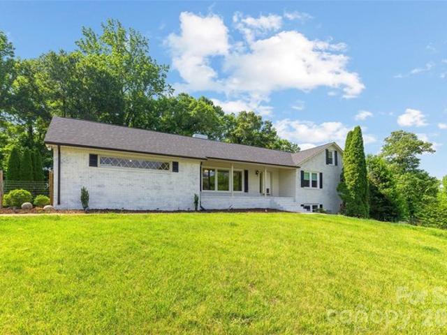 2004 Fountain Ln, Stanley, NC 28164