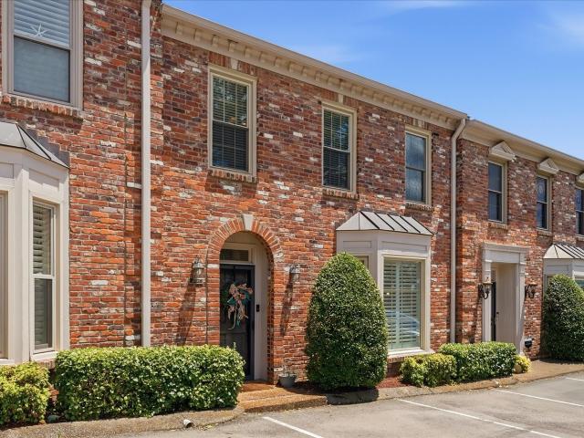 2004 Graybar Ln