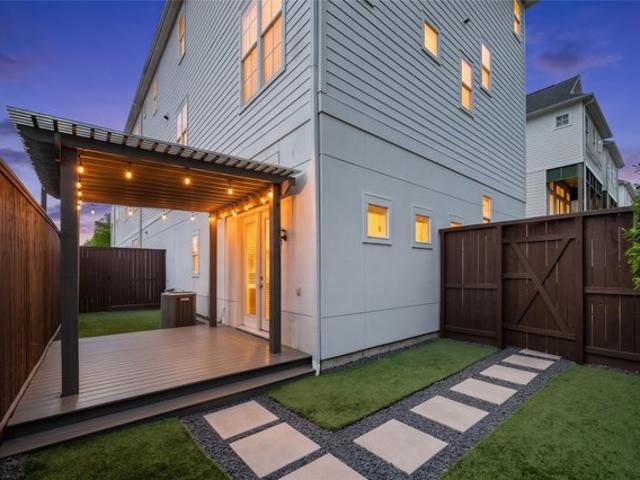 2004 Lou Ellen Ln Unit D, Houston, TX 77018
