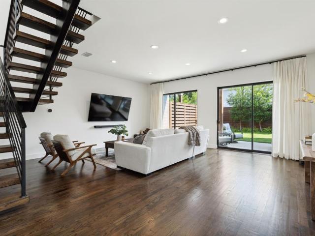2004 Prairie Avenue