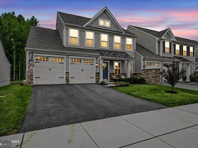 2004 Rivers Dr, Newark, DE 19702
