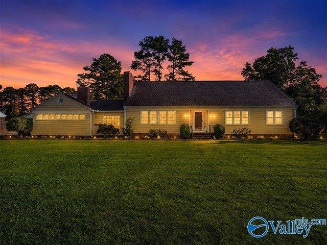 2004 Stratford Rd SE, Decatur, AL 35601