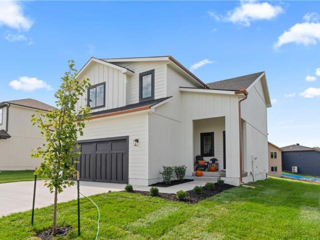 2004 SE Oak Ridge Drive