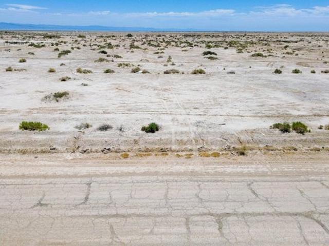 2004 Seaview Dr, Thermal, CA 92274