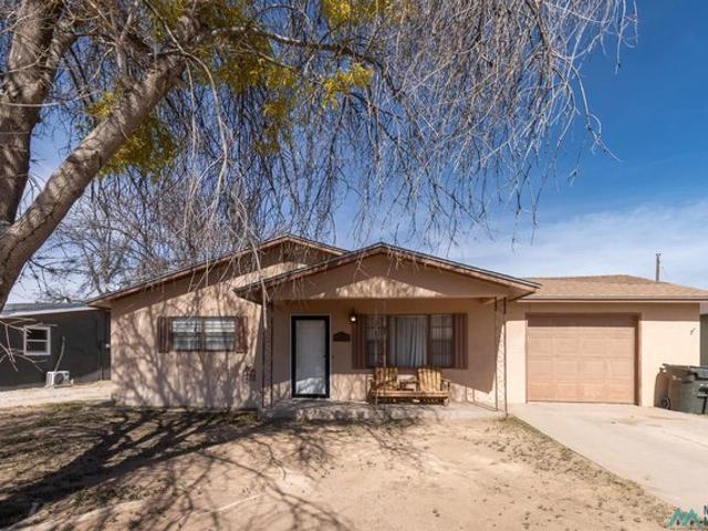 2004 Solona Rd, Carlsbad, NM 88220