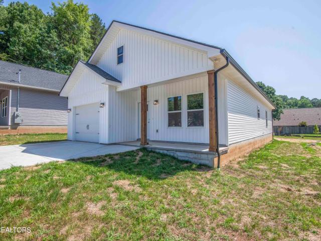 2004 Woods Smith Rd