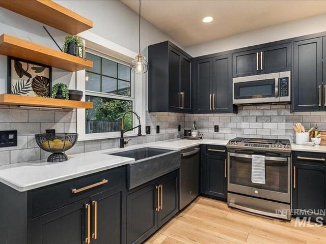 2005 N 26th St, Boise, ID 83702