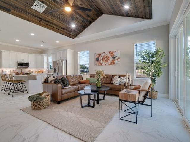 2005 Bridgepointe Cir Unit 97, Vero Beach, FL 32967