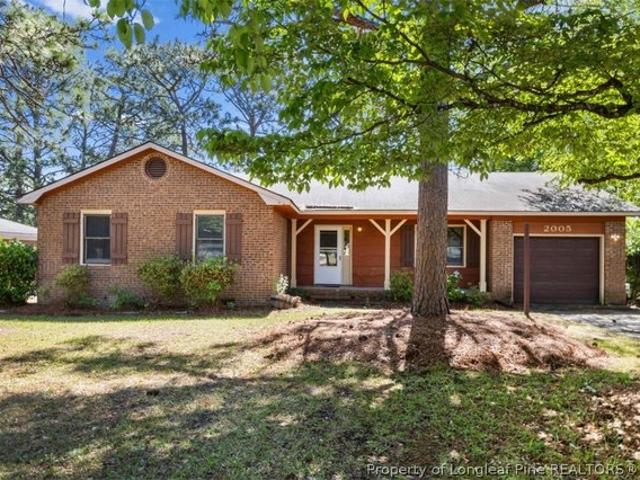 2005 Dockside Dr, Fayetteville, NC 28304