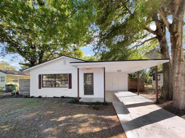 2005 E Genesee St, Tampa, FL 33610