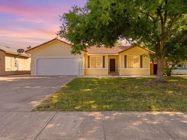 2005 E Roosevelt Ct, Visalia, CA 93292