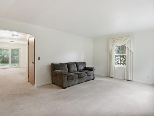 2005 Eddy Ln, Eau Claire, WI 54703