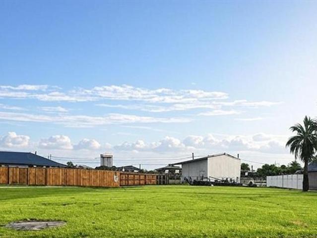 2005 Emily Oaks Dr, Meraux, LA 70075 | MLS #2540 | Compass